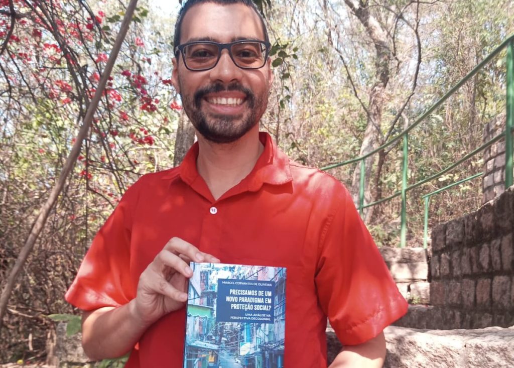 Vencedor do Prêmio Clarice Lispector de 2024, Marcel Cervantes de ...